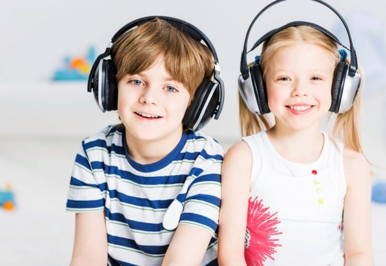 Extraordinary Benefits of Music & Interactive Play for Toddlers